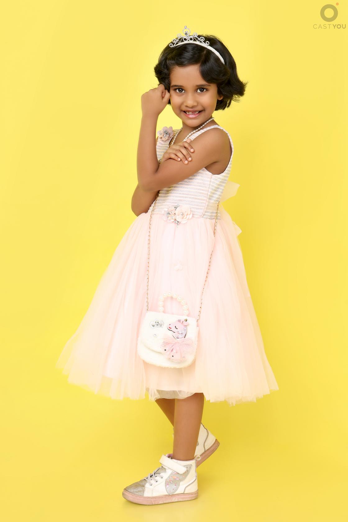 Mahasri YS - CastYou